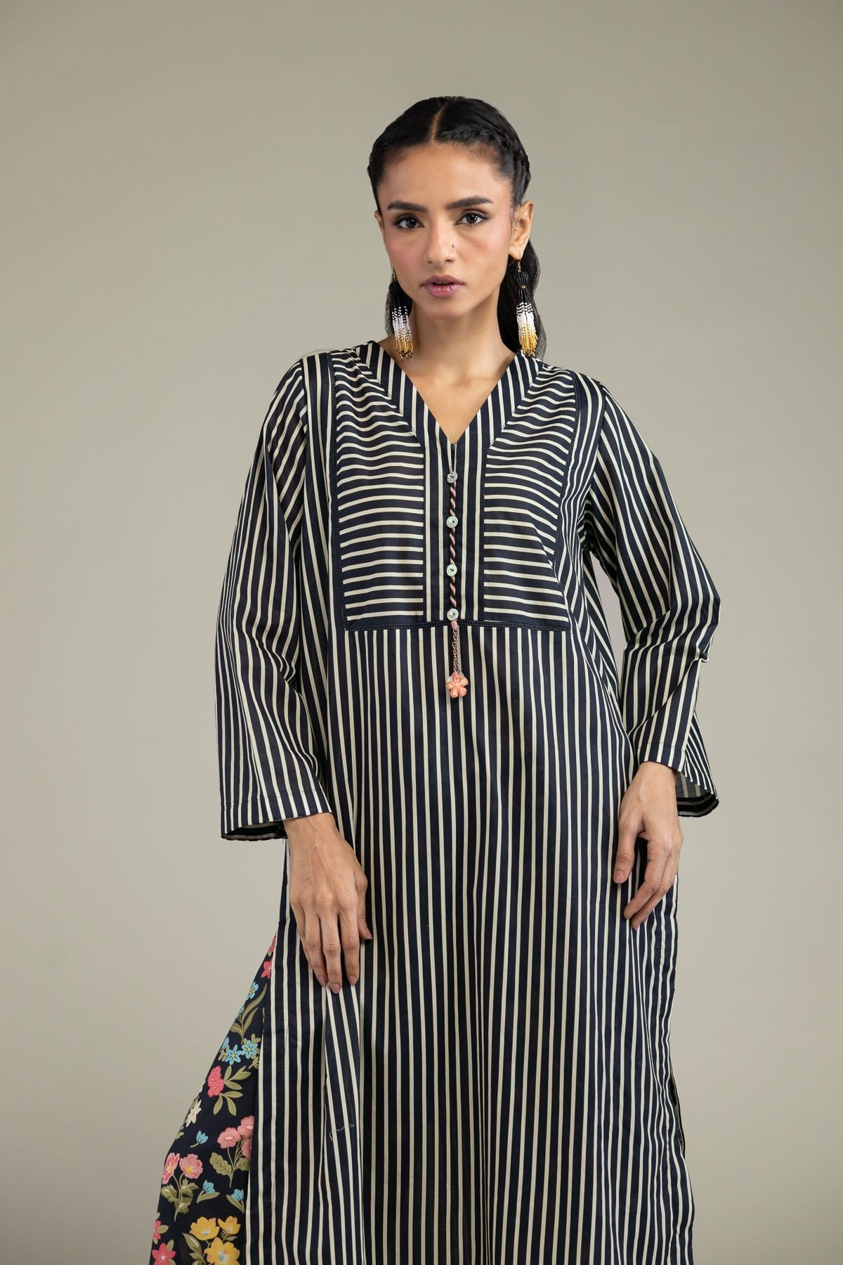 Buy V-Neck Longline Kurta | 30.00 USD | 1-26-205-A-F1-VG_MULTI | Khaadi ...